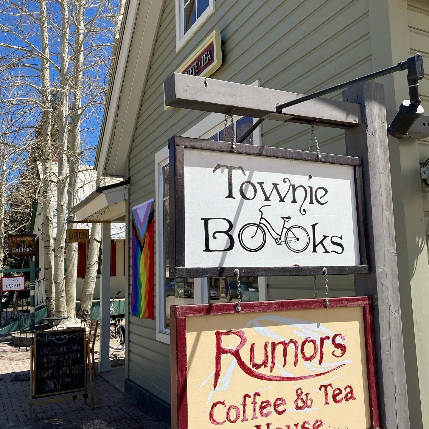 A Guide to the Best Independent Bookstores Run by Writers - Magazine