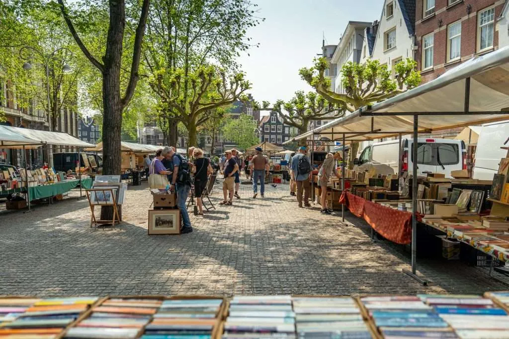 A Book Lover’s Guide to Amsterdam - Magazine