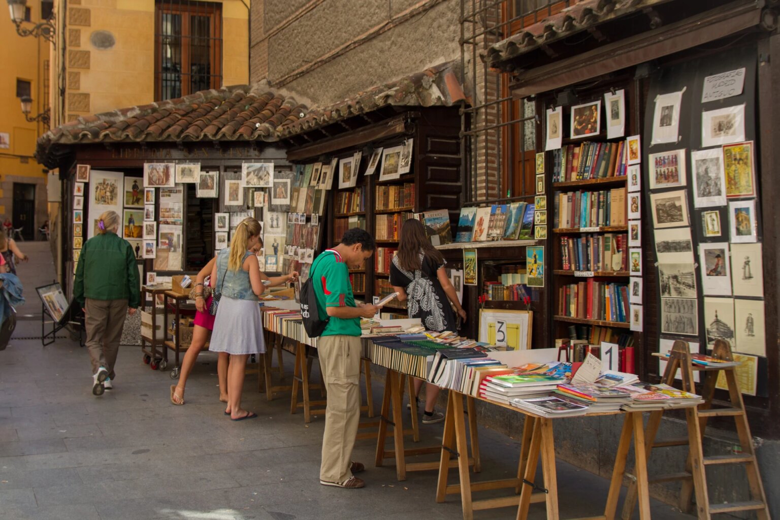 17 Must-Visit Bookstores in Madrid - Magazine